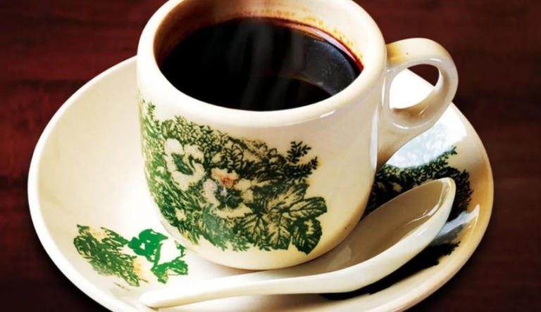 How Singapore's Kopitiam Culture Keeps Its Coffee Tradition Alive