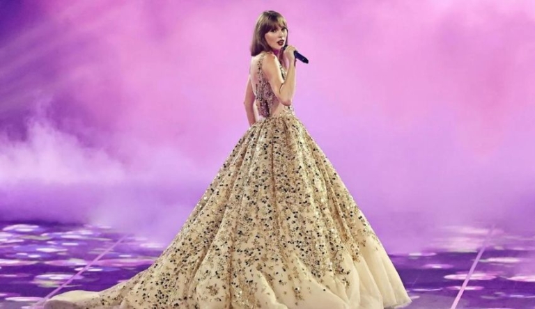 Taylor Swift, one of the most popular and influential singers in the ...