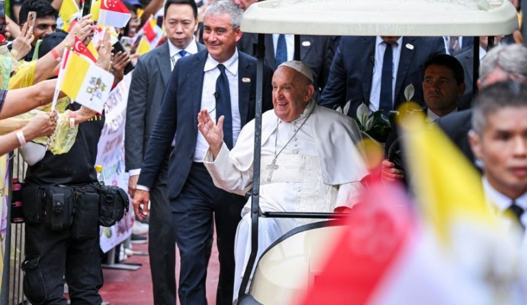 Pope Francis Concludes Asia-Pacific Tour with Visit to Singapore