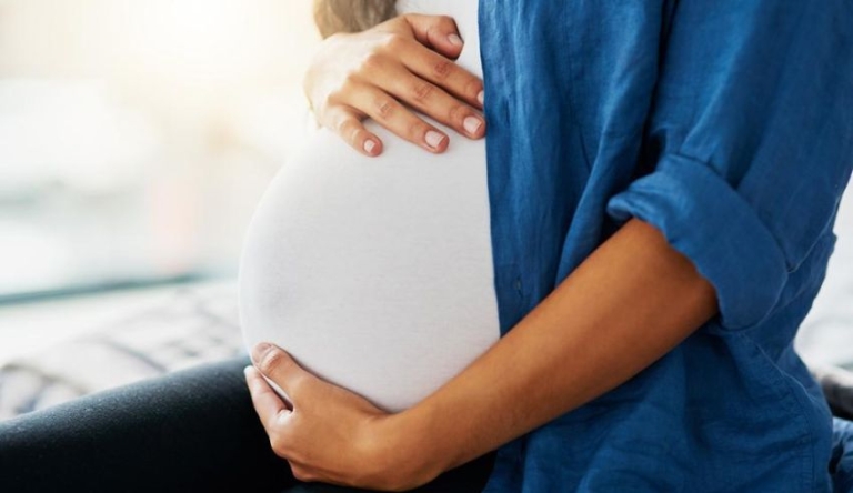 Woman with Two Uteruses Gives Birth to Twins