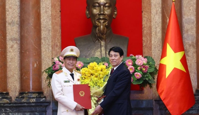 Comrade Le Quoc Hung has been Promoted from Lieutenant General to Senior Lieutenant General