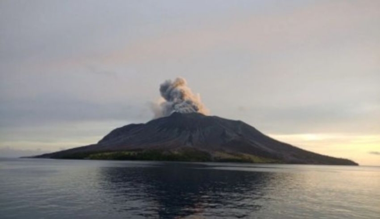 Mount Ruang Erupts and the Volcanic Ash Spreads Over the Three Districts
