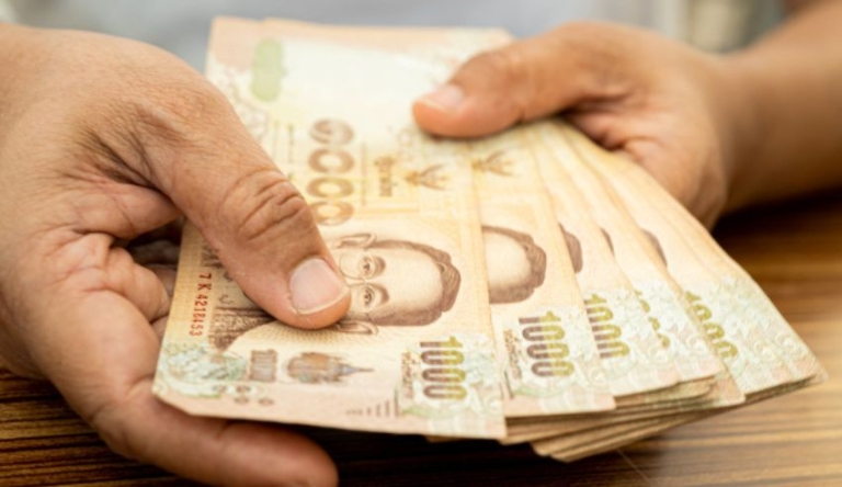 Deputy Finance Minister Announces 10,000 Baht for Senior Citizens