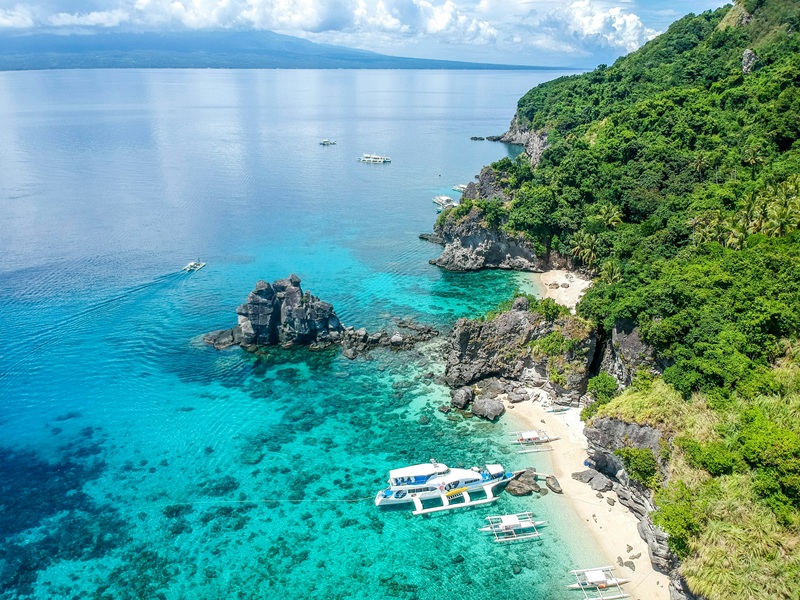 Budget Island Hopping Near Manila 2025