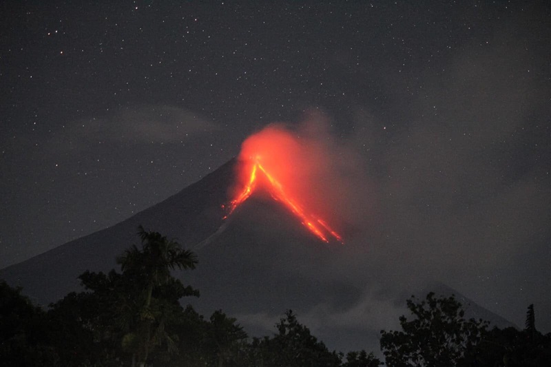 Mayon Volcano Alert Level 3 in 2026: Evacuation & Travel Risk