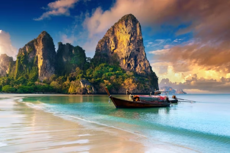 Thailand Tourism Weather March 2026: Heat & Rain Impact